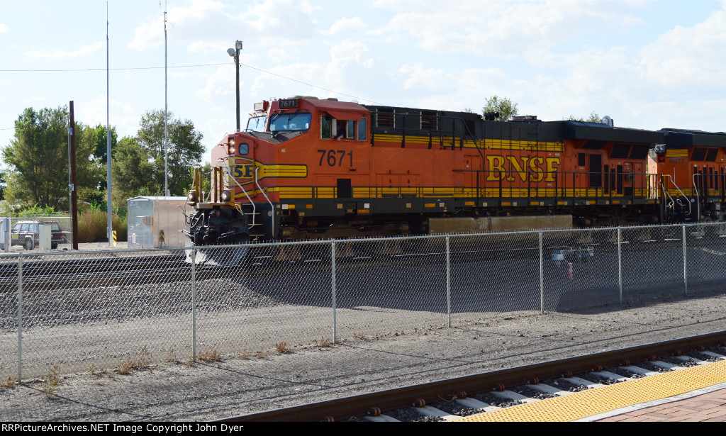 BNSF 7671
